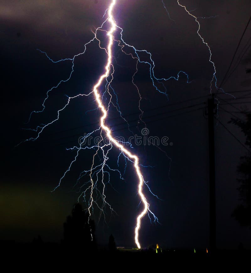 Lightning at Night, Severe Thunderstorm, Flash, Rain, Wind, Thunder ...