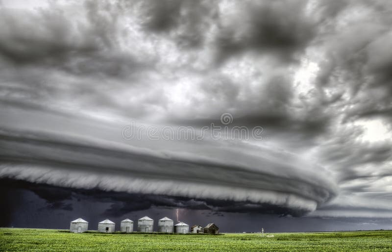 Lightning Strikes Under Shelf Cloud Over Farm in Saskatchewan Canada ...