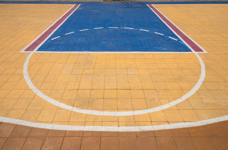 Lignes De Lancer Franc Du Terrain De Basket Public Image stock - Image ...