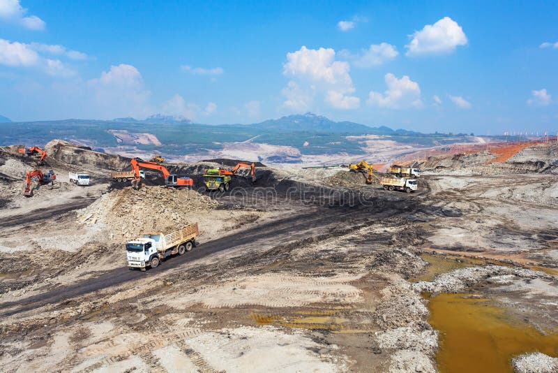 Electric Shovel in Lignite Mining Stock Photo - Image of opencast ...