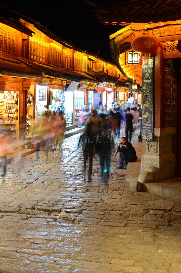 Lijiang by night editorial image. Image of china, yunnan - 32998995