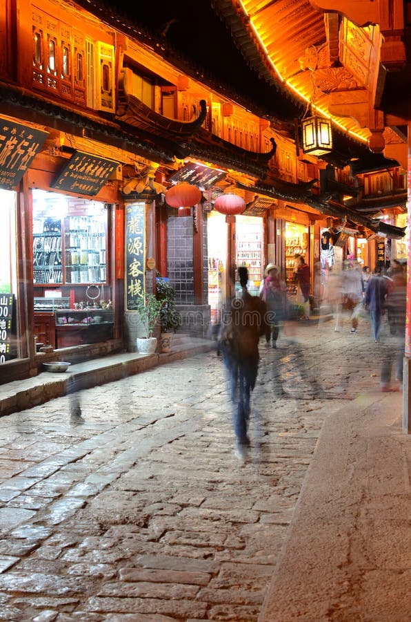Lijiang by night editorial stock photo. Image of roof - 32381693