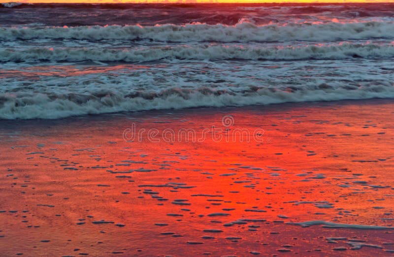 Lilac and Red Shades of Water and Sky at Sunrise, Lilac Sky at Sunset ...