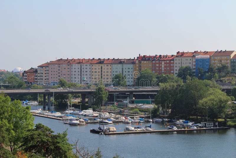 Lilla Essingen i Stockholm redaktionell arkivbild. Bild av grön - 54661012