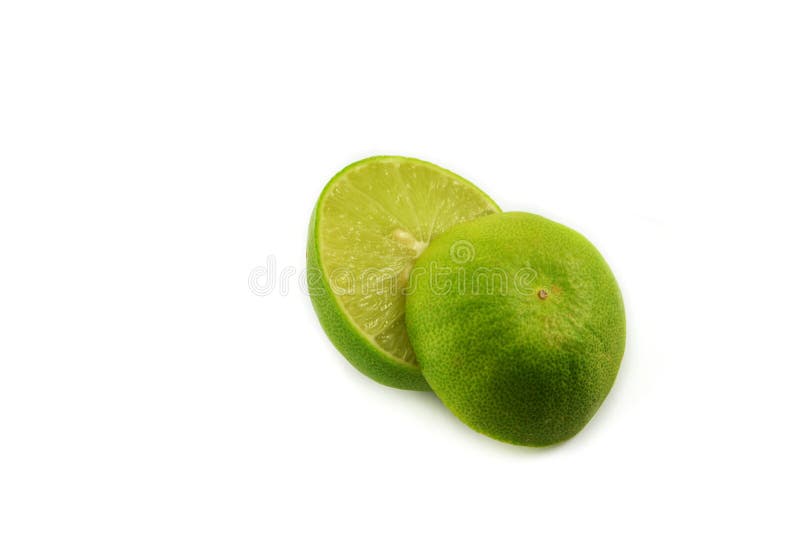 Limón partido en dos verde imagen de archivo. Imagen de fruta - 45720877