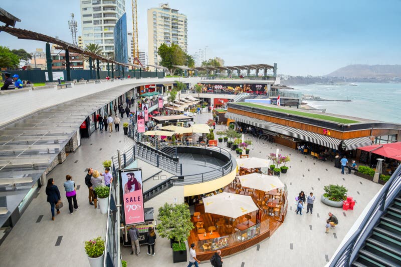 Shopping de Larcomar foto editorial. Imagem de larcomar - 111976986