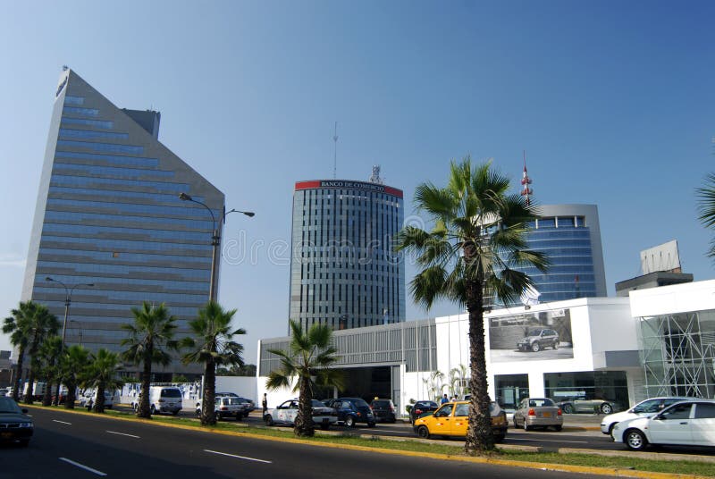 Lima Peru : Vistas Desde Un Parque De Los Edificios De San Isidro Foto ...
