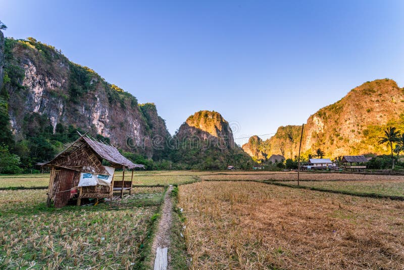 Limestone Forest At Kunming Stone Forest Or Shilin Stock Photo - Image ...