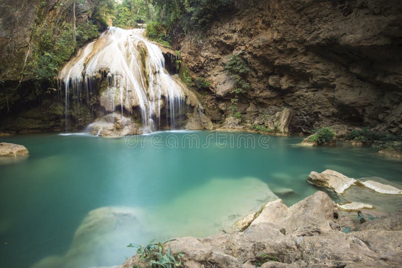 Limestone Waterfall stock photo. Image of water, aqua - 29275842