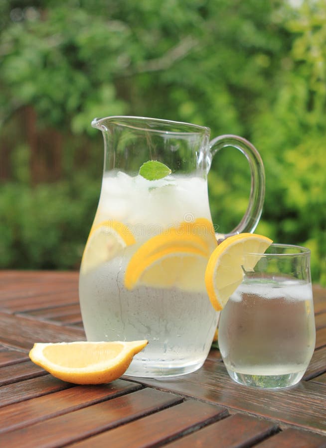 Limonada foto de stock. Imagem de alimento, vidro, limonada - 14949938