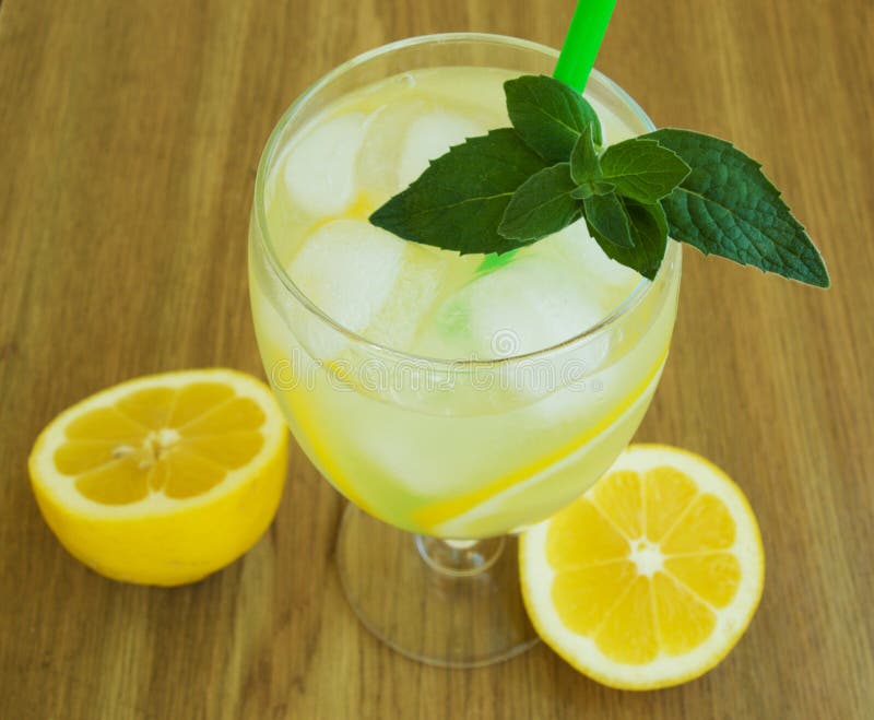 Limonada foto de archivo. Imagen de frugalidad, bebida - 20652922