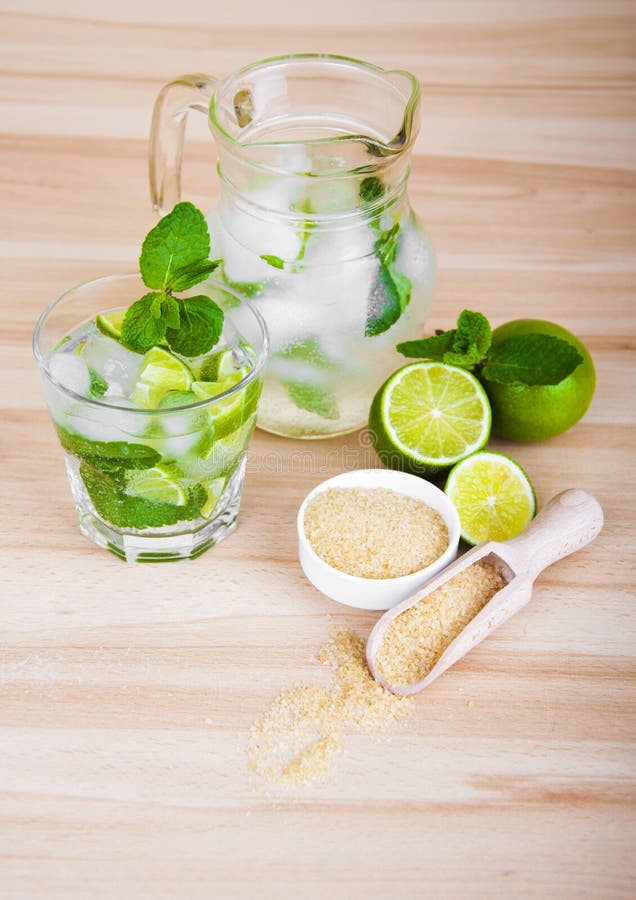 Limonada foto de stock. Imagem de povos, gosto, verde - 54028512