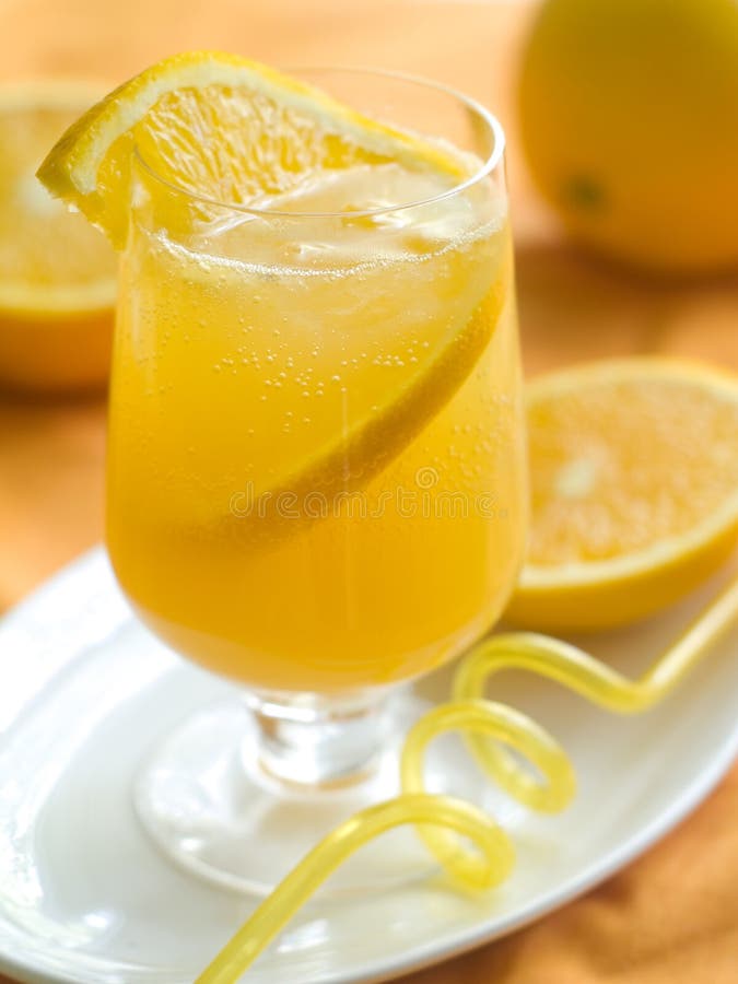 Limonata fotografia stock. Immagine di guarnisca, ingrediente - 33012744
