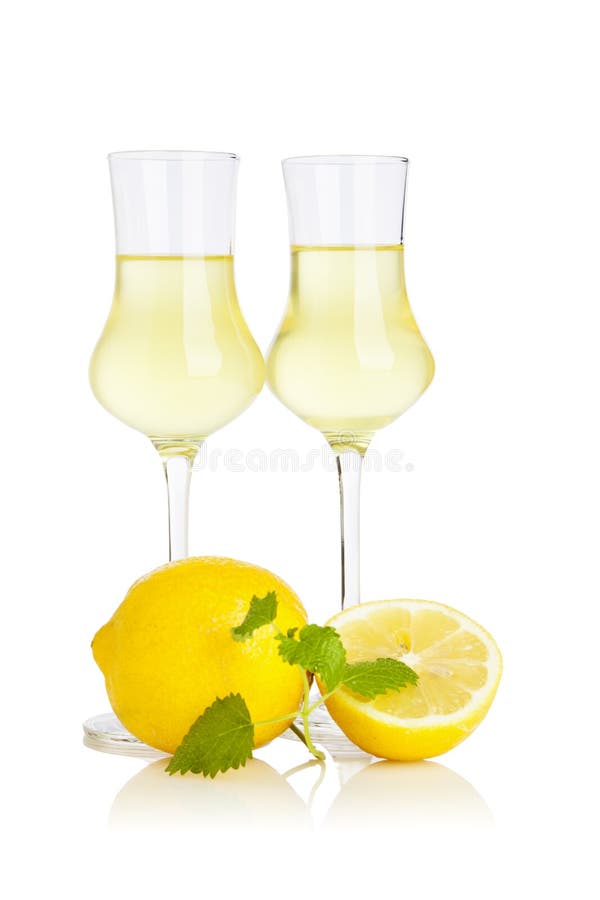 Limoncelloalcoholische Drank Stock Foto - Image of italiaans, geesten ...