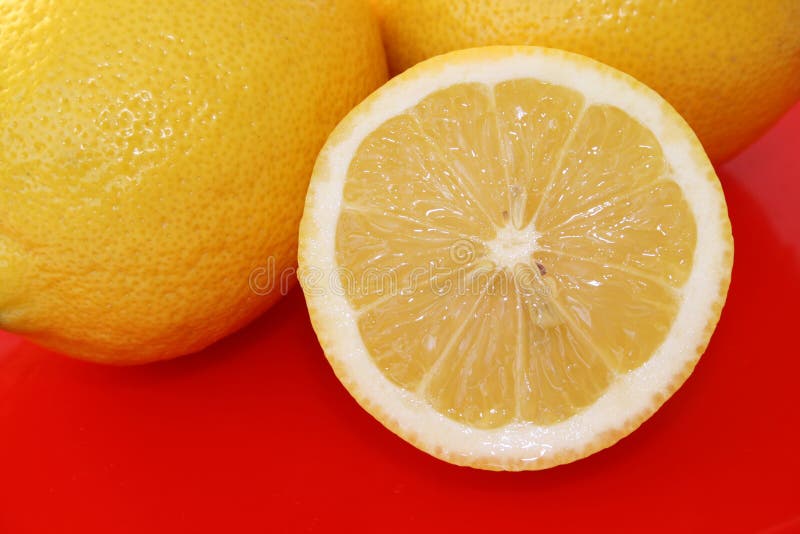 Limone immagine stock. Immagine di tropicale, frutta, sfondo - 1836561