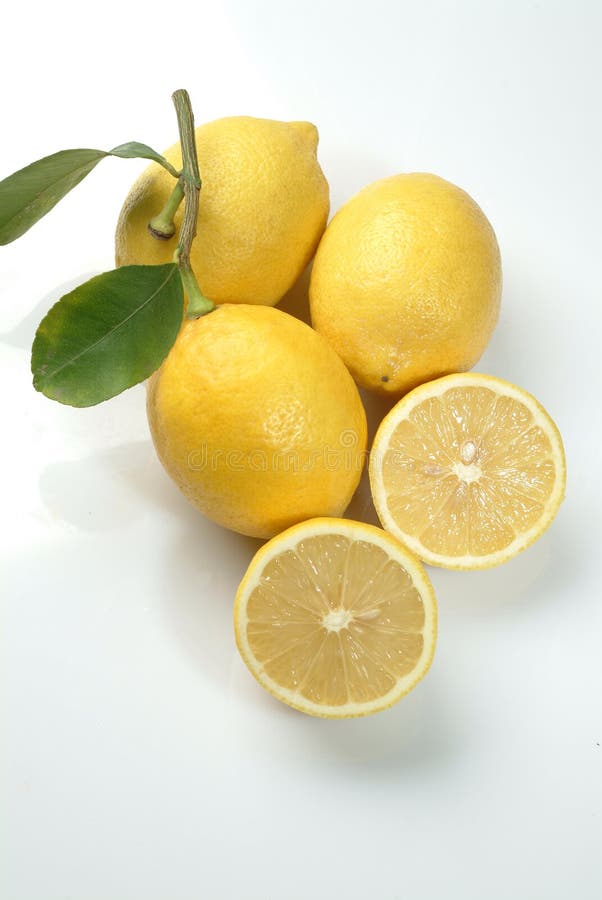 Limones foto de archivo. Imagen de limones, grupo, fondo - 3931478
