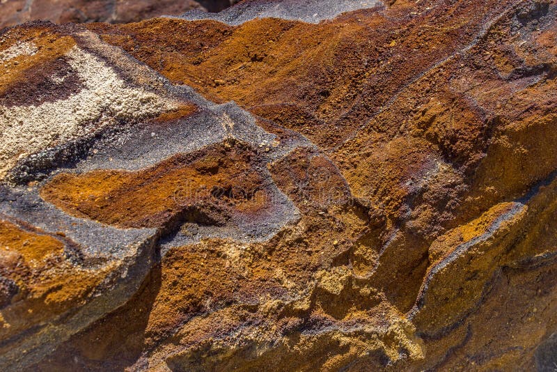 Minerai : Limonite image stock. Image du source, blanc - 57872323