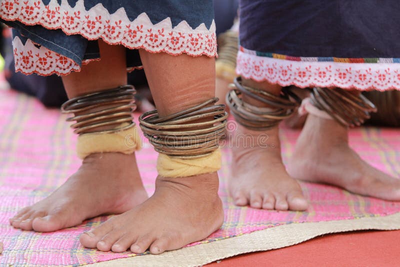 The Linangkit Patern: Emboidery of the Dusun Lotud. Pieces of Cl Stock ...