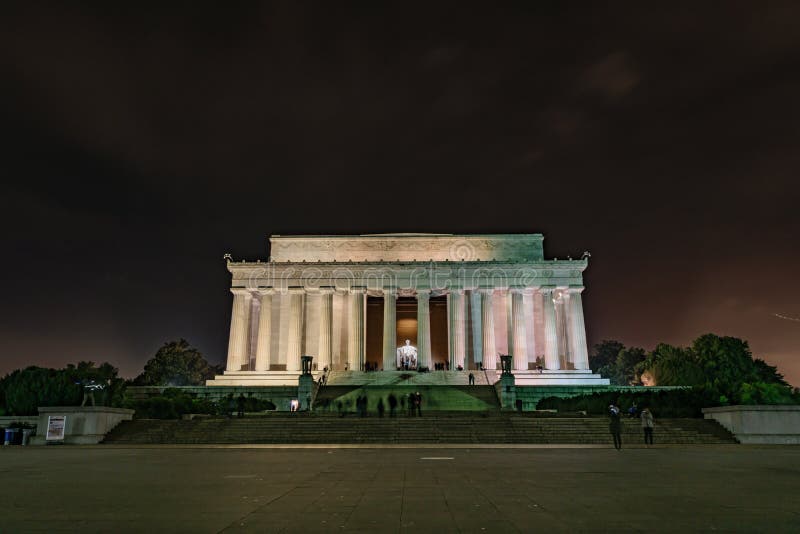 Lincoln Memorial at Night editorial photo. Image of national - 74112156
