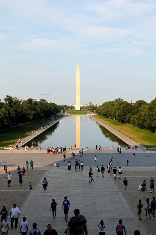 The Lincoln Memorial Reflecting Pool in Washington Editorial Photo ...