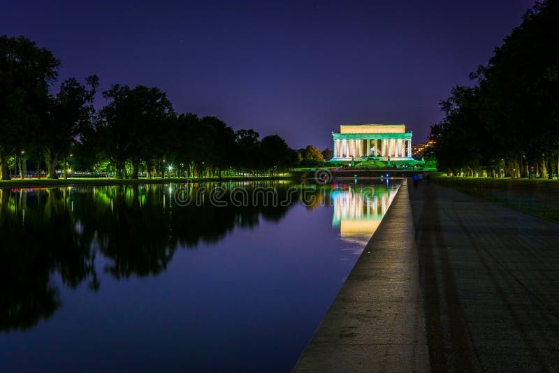 The Lincoln Memorial Reflecting in the Reflection Pool at Night Stock ...