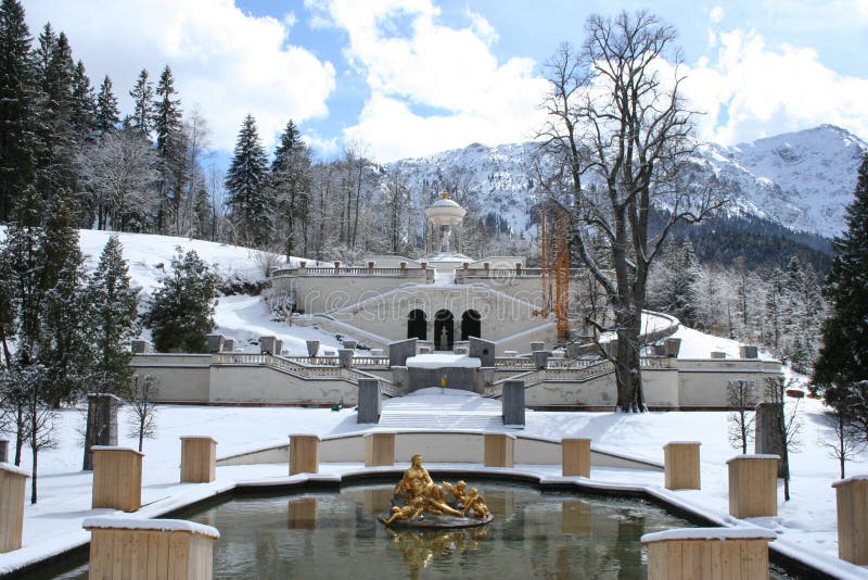 Castello Di Ludwig II, Linderhof Fotografia Stock - Immagine di vista ...