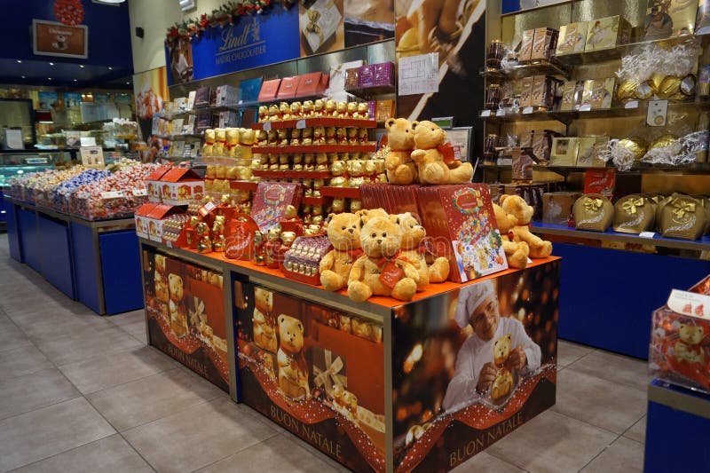 Lindor store editorial photography. Image of expo, confection - 49714882