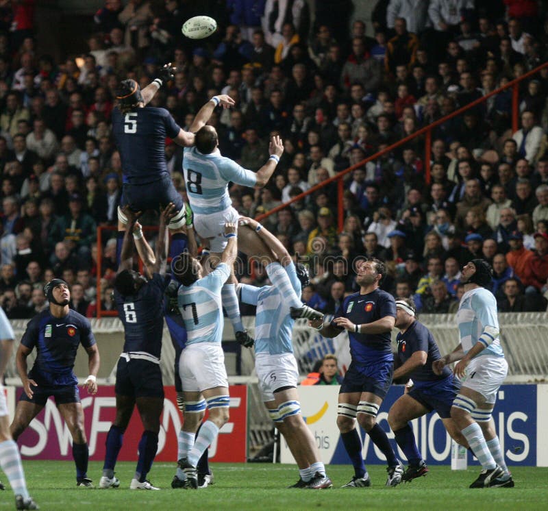 Line-out editorial photo. Image of rugby, team, world - 13156146