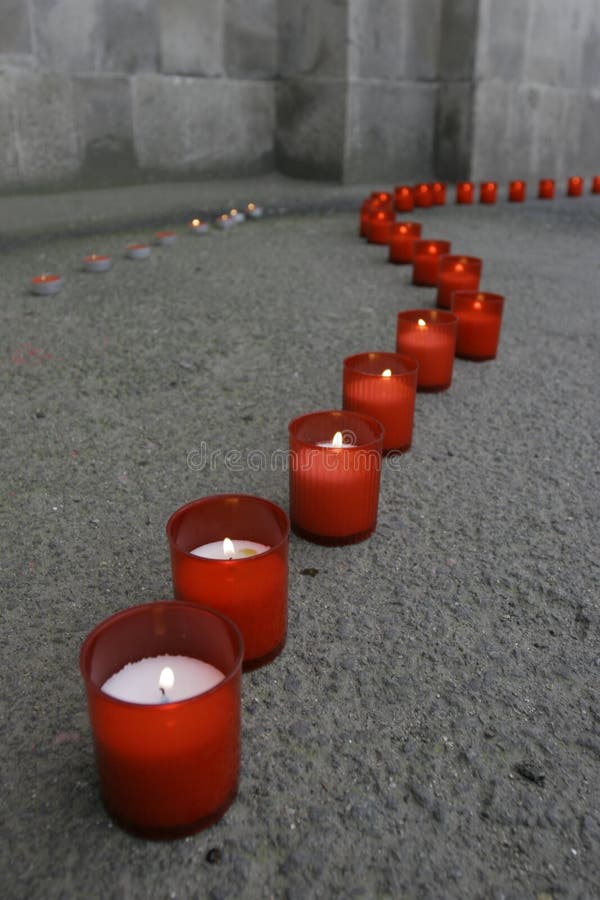 Line of red candles stock image. Image of pray, candlelight - 10992827