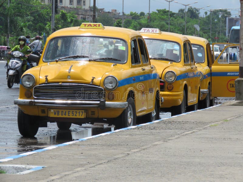 Line of Taxi Cabs in Sydney, Australia. Editorial Image - Image of ...