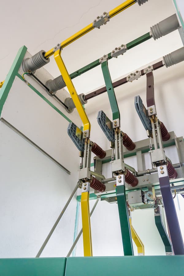 Linea, Isolanti E Nodi Elettrici Del Collegamento 11KV Di Collegamento ...