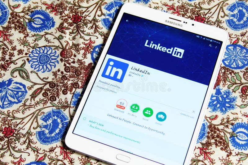 Linkedin App on Google Play Editorial Stock Photo - Image of networking ...