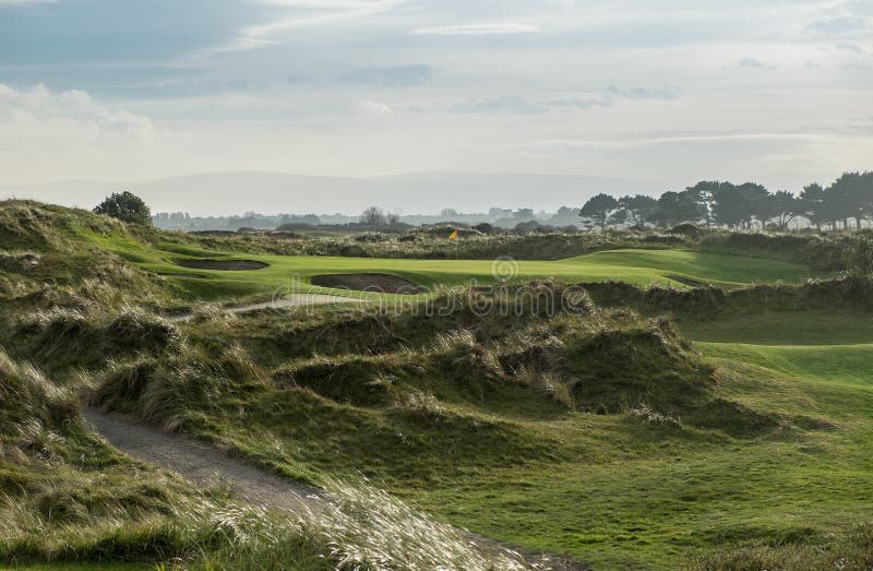 Links Golf Par 3 Hole in Trailing Light Stock Image - Image of links ...