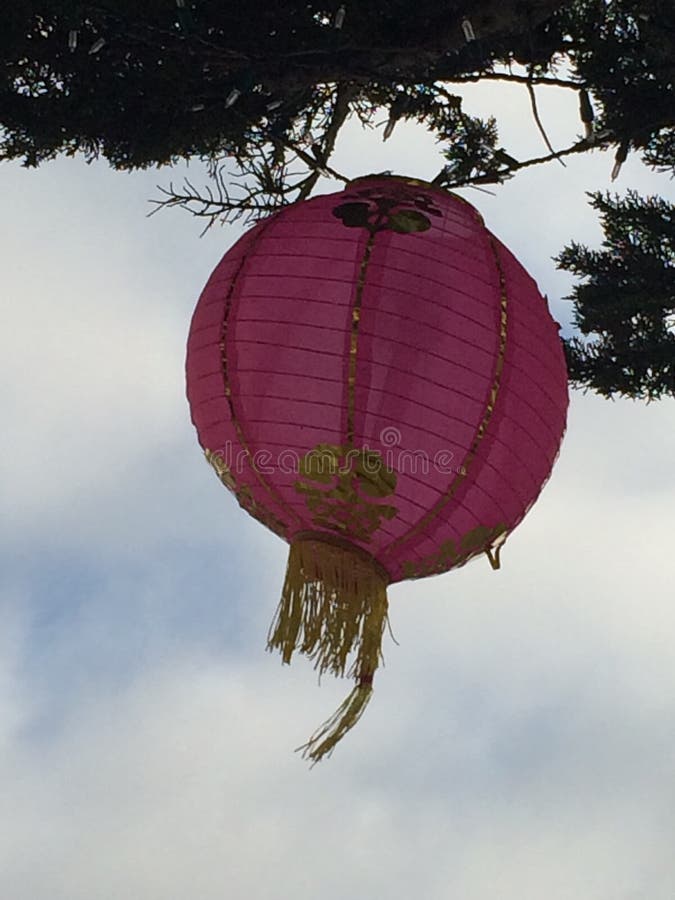 Linterna china rosada foto de archivo. Imagen de linternas - 44181842