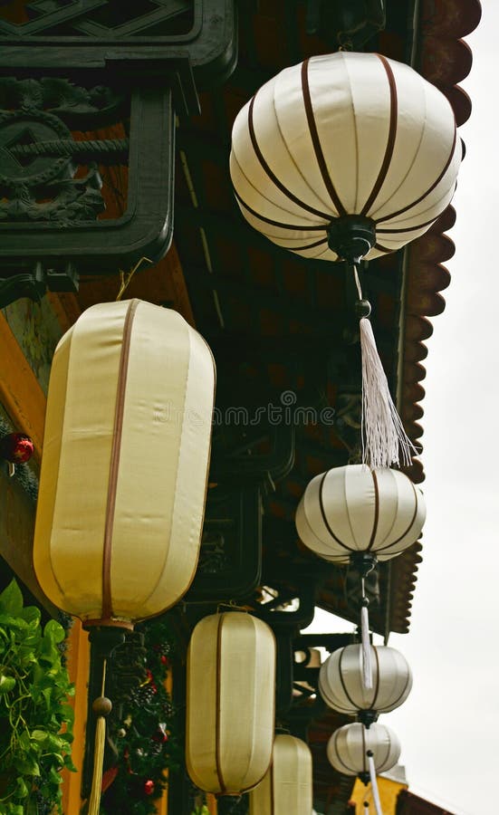 Linternas Blancas En Hoi an Foto de archivo - Imagen de nansen ...