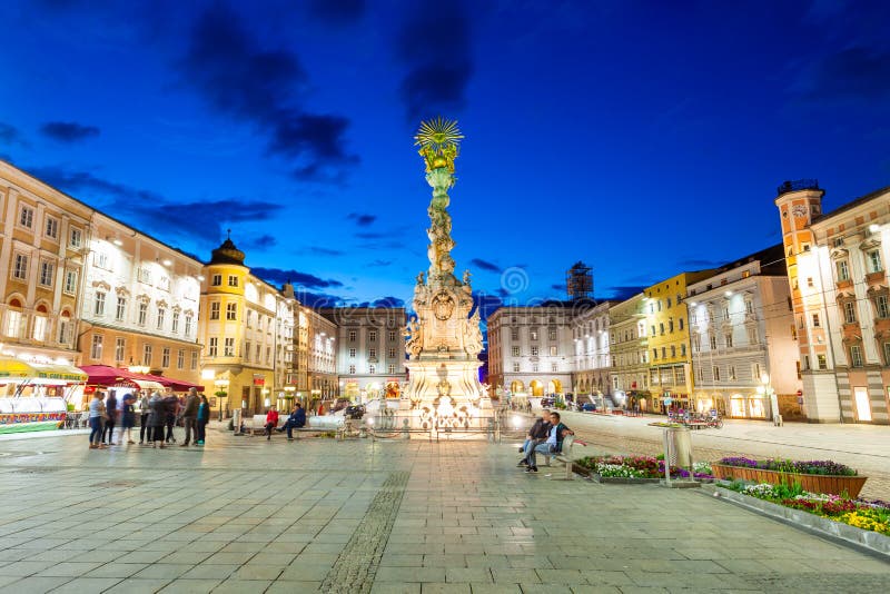 Hauptplatz Main Square, Linz Editorial Image - Image of house ...