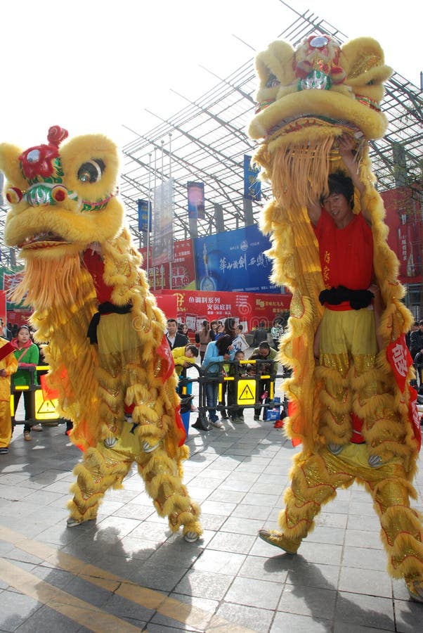 Lion dance editorial photo. Image of diversity, colors - 24057611