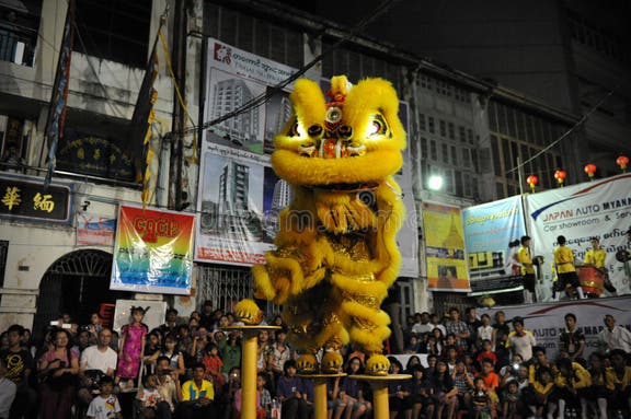 Photos de Snake Dance Group - Photos de stock gratuites et libres de ...