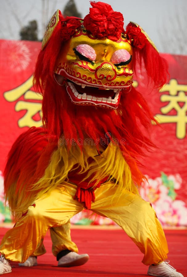 Lion Dance fotografering för bildbyråer. Bild av lejon - 50777547