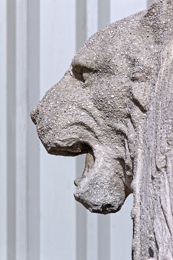 Lion head statue1 stock image. Image of carving, decoration - 89875791