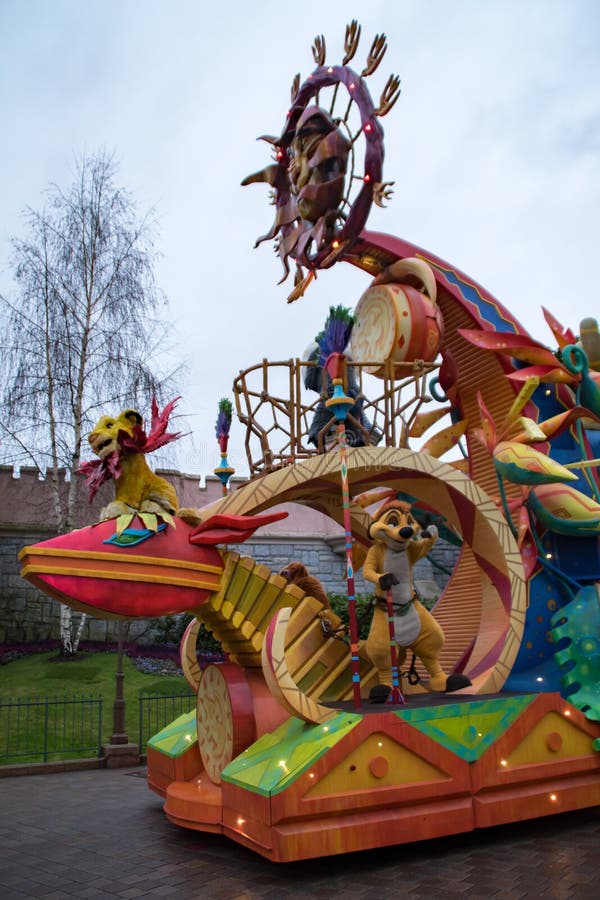 Lion king float editorial stock image. Image of parade - 202662644