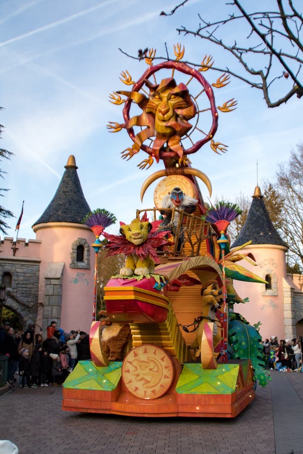 Lion king float editorial stock image. Image of parade - 202662644