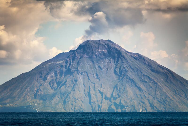 Volcano eruption stock image. Image of eruption, landscape - 18170281