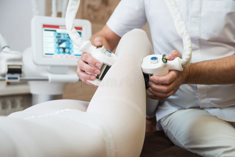 Lipolisis Del Laser Del Procedimiento Foto de archivo - Imagen de ...