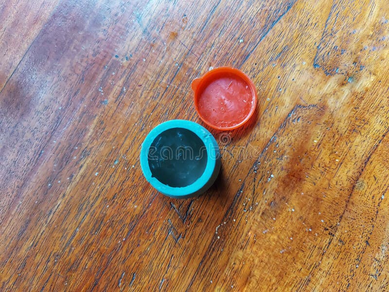 Liquid Glue in a Small Plastic Container Stock Image - Image of fixing ...