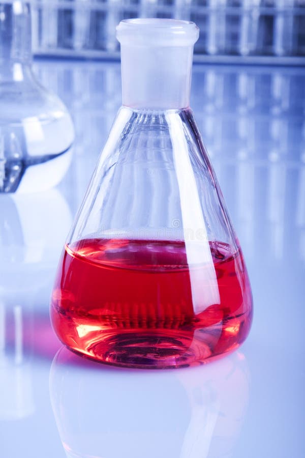 Liquide rouge pur photo stock. Image du mains, matériel - 12438140