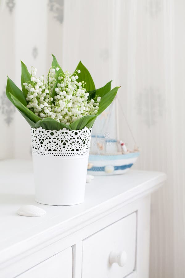 Lirio de los valles imagen de archivo. Imagen de valle - 31316643