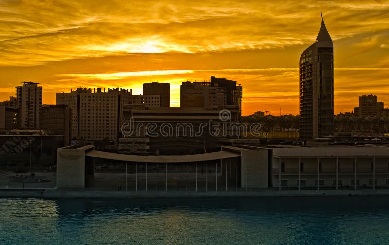 Lisboa moderna imagen de archivo. Imagen de puente, boardwalk - 65238231
