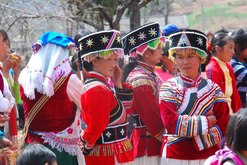 Lisu People in Southwest China Editorial Photo - Image of dress, skirt ...