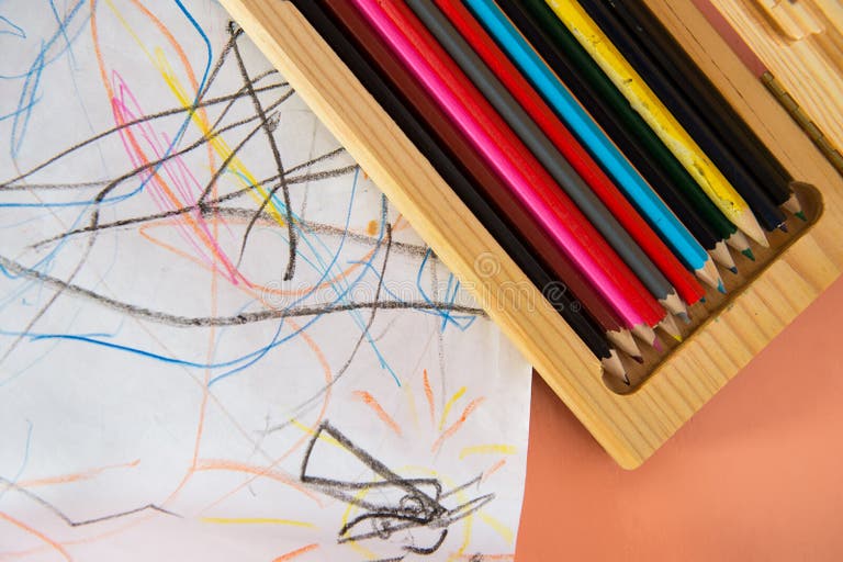 Litet barns teckning fotografering för bildbyråer. Bild av ...